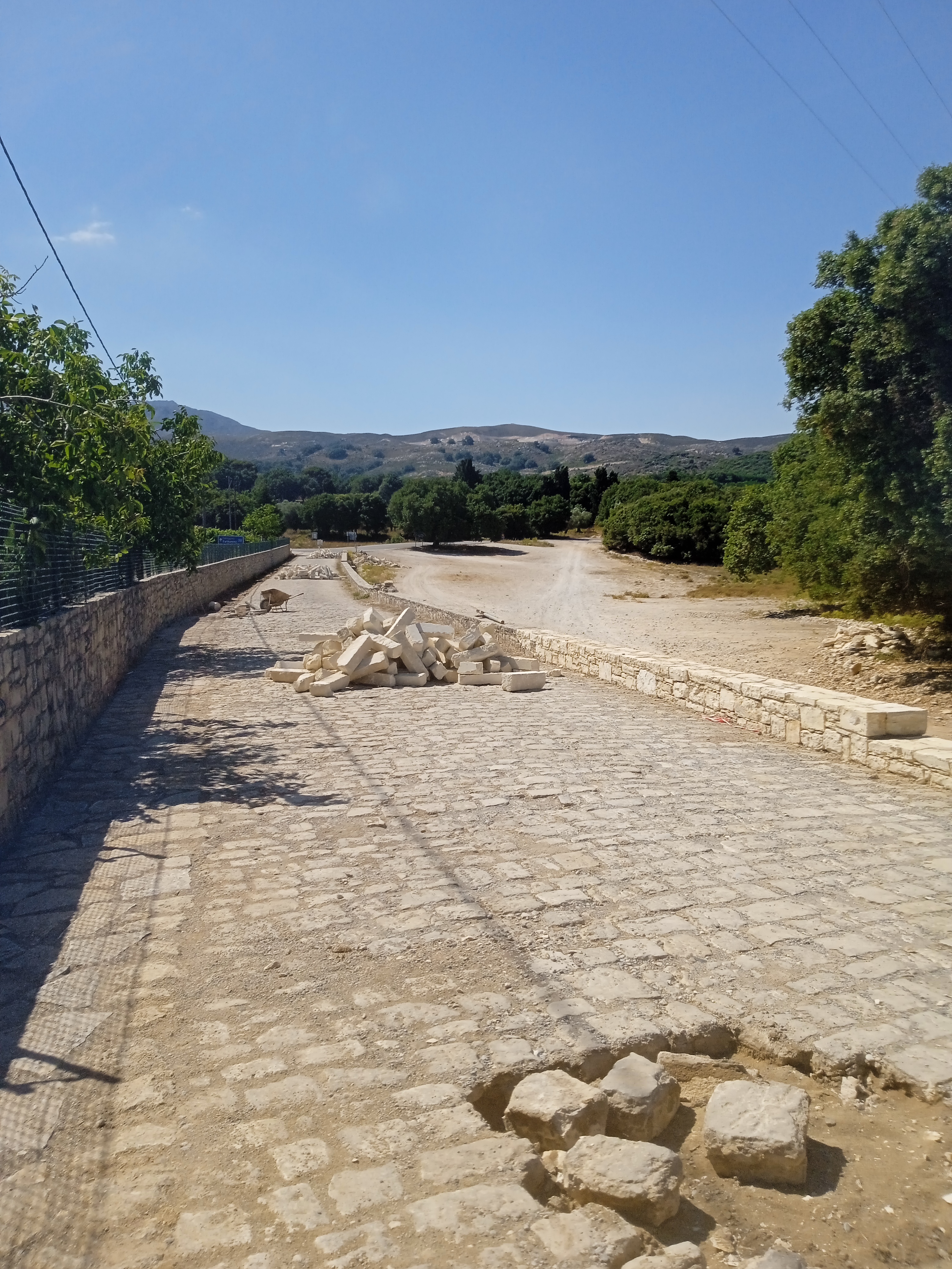 Επίσκεψη της Αντιπεριφερειάρχη Ρεθύμνης σε έργα επαρχιακού οδικού ...