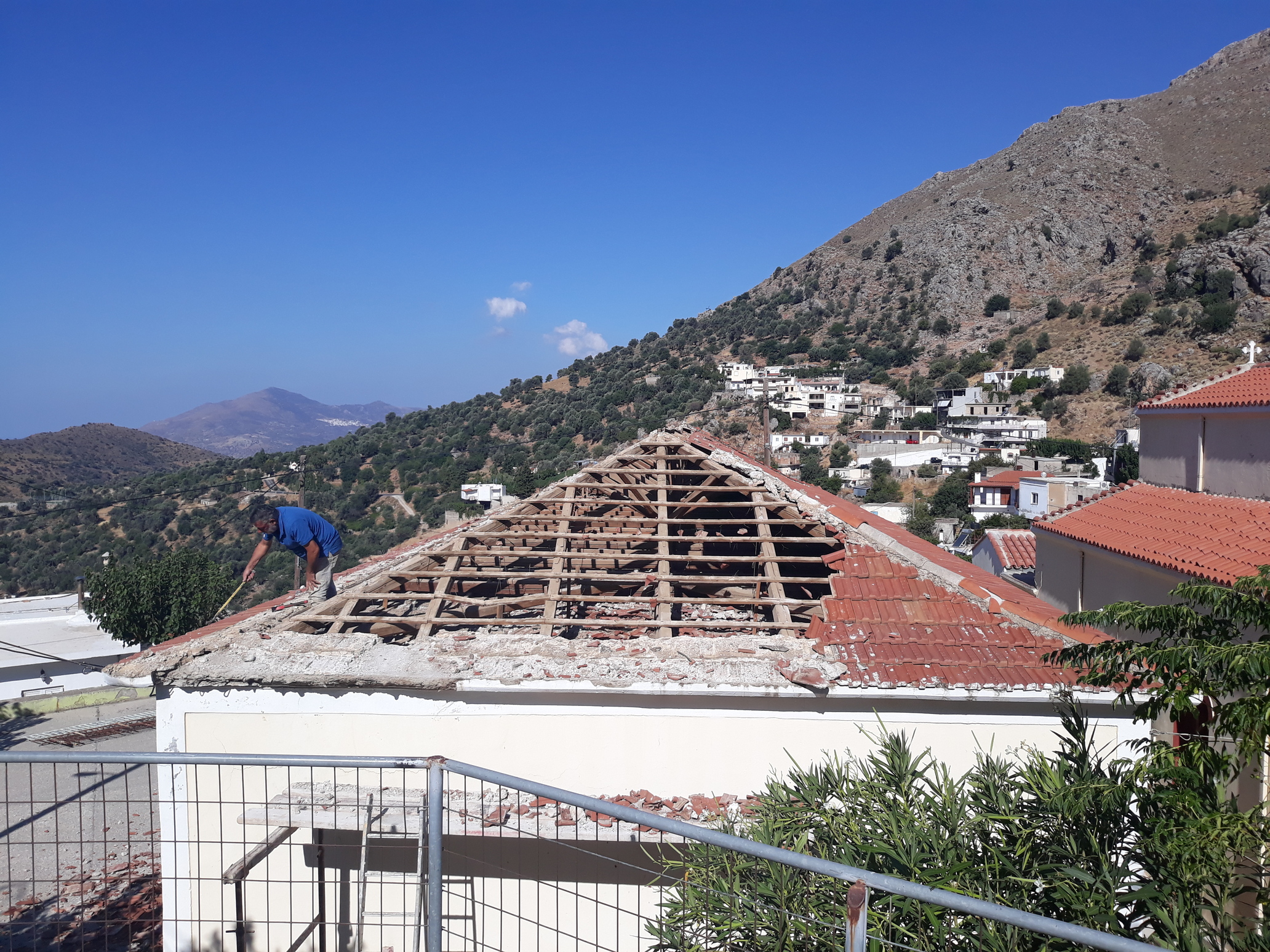 Ξεκίνησαν οι εργασίες ενεργειακής αναβάθμισης και αντικατάστασης στέγης ...