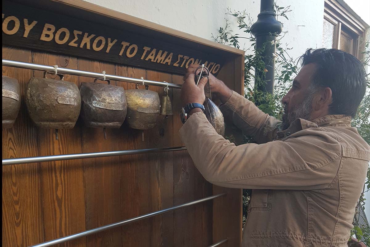 Ρέθυμνο: Τα τάματα στον Άι Γιώργη των Ανωγειανών κτηνοτρόφων και ο ...