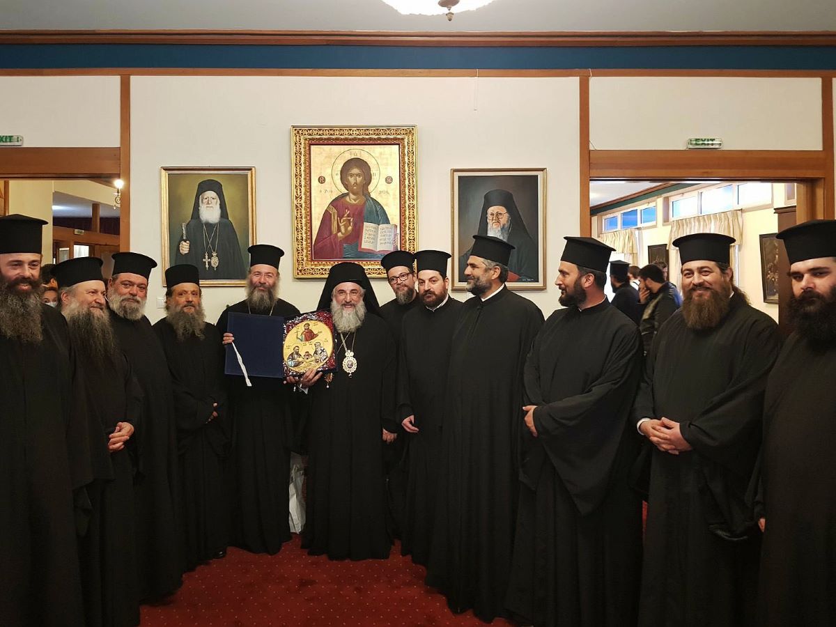 Ευχές στον Αρχιεπίσκοπο Κρήτης Ευγένιο από τον Μητροπολίτη Πρόδρομο και ...