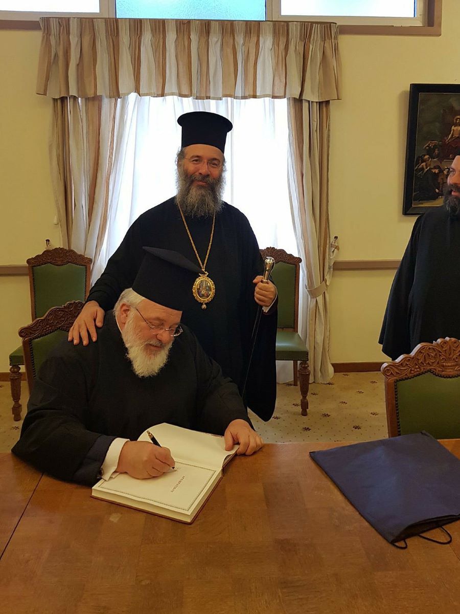 Ευχές στον Αρχιεπίσκοπο Κρήτης Ευγένιο από τον Μητροπολίτη Πρόδρομο και ...