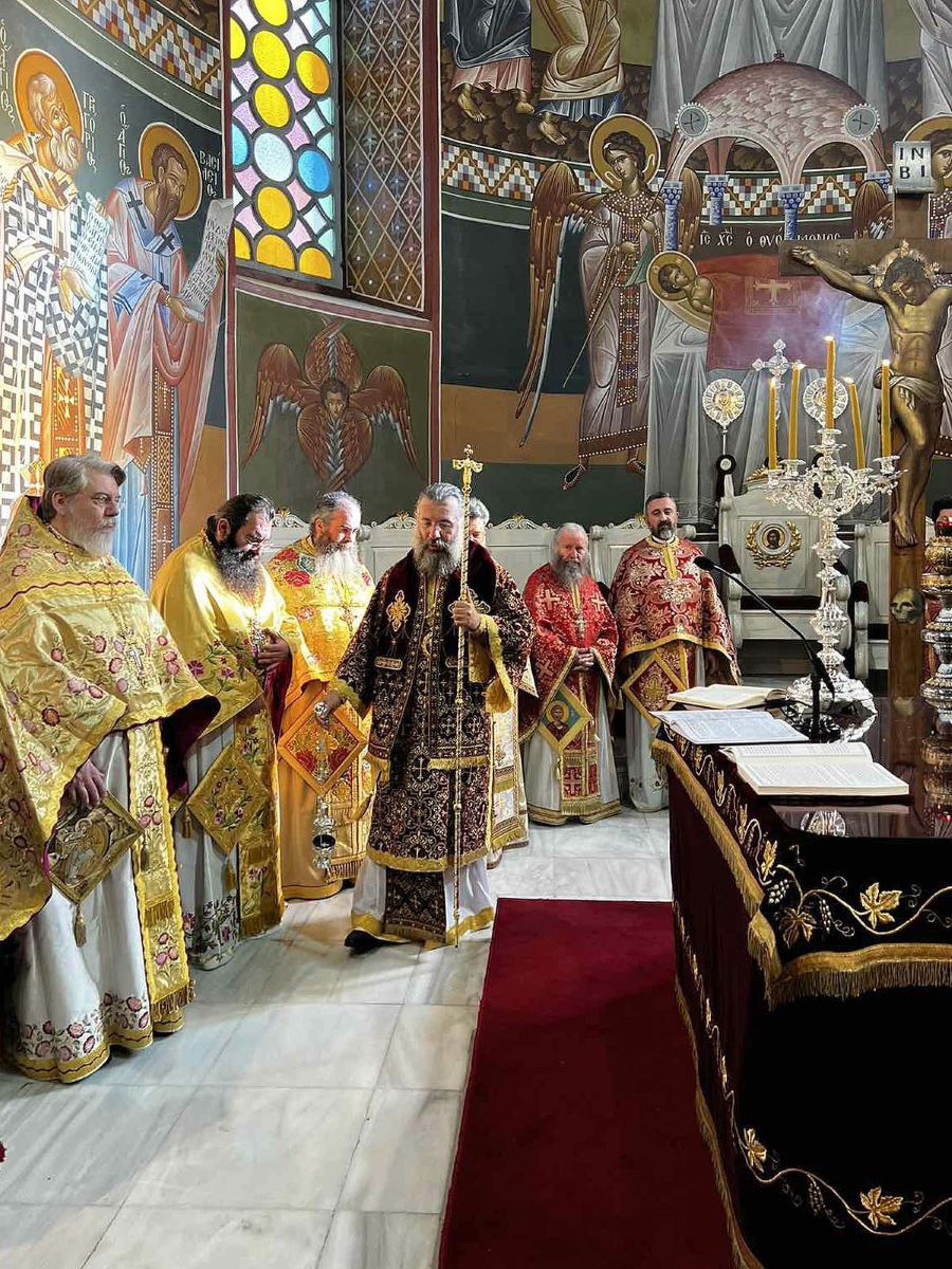Ευχές στον Αρχιεπίσκοπο Κρήτης Ευγένιο από τον Μητροπολίτη Πρόδρομο και ...