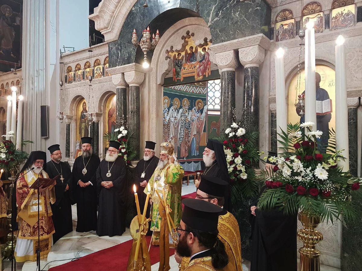 Ευχές στον Αρχιεπίσκοπο Κρήτης Ευγένιο από τον Μητροπολίτη Πρόδρομο και ...