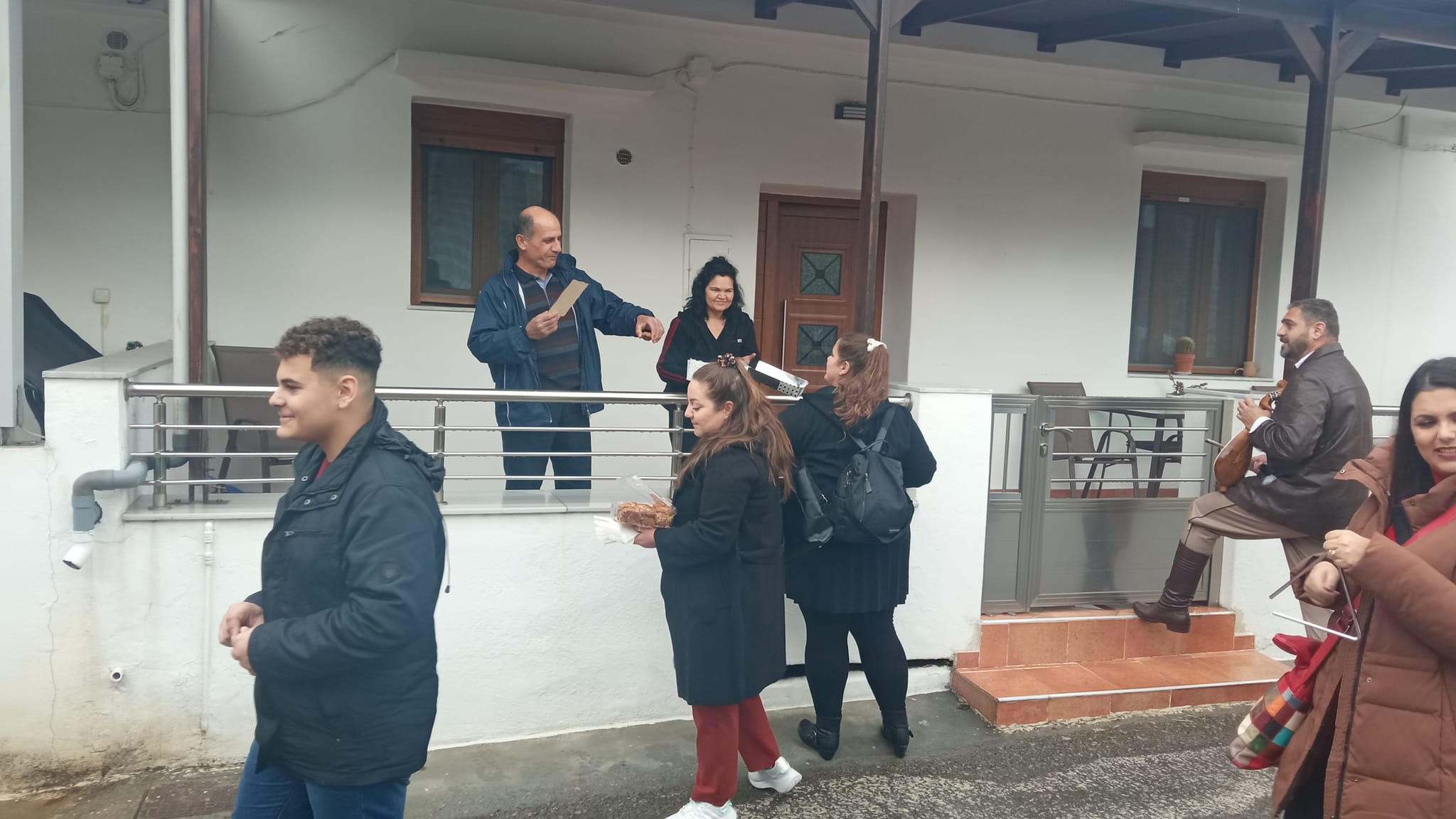 Ρέθυμνο: Όμορφη πρωτοχρονιάτικη γιορτή στο Γαράζο Μυλοποτάμου ...