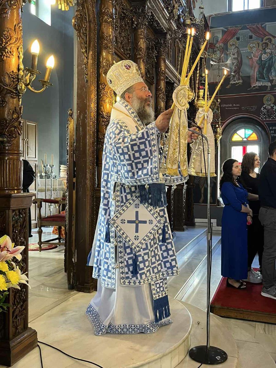 Η Εορτή της Πεντηκοστής και της Αγίας Τριάδος στην Ιερά Μητρόπολη ...