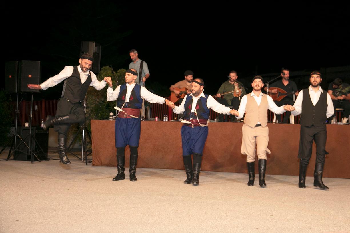 Με μεγάλη επιτυχία πραγματοποιήθηκε η εκδήλωση της Σχολής Χορού ...
