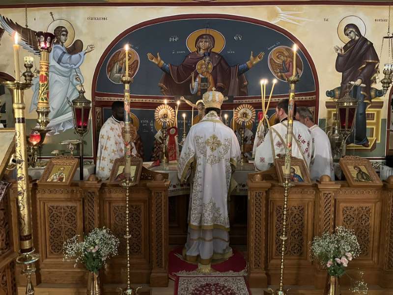 Η εορτή του Αγίου Αποστόλου Τίτου στο Επισκοπικό Παρεκκλήσιο της Ιεράς ...