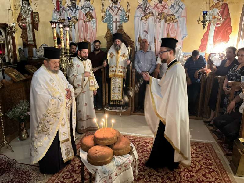 Η εορτή του Αγίου Αποστόλου Τίτου στο Επισκοπικό Παρεκκλήσιο της Ιεράς ...