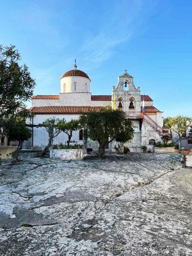 Οι Προηγιασμένες της Αγίας και Μεγάλης Εβδομάδος στην Ιερά Μητρόπολη ...