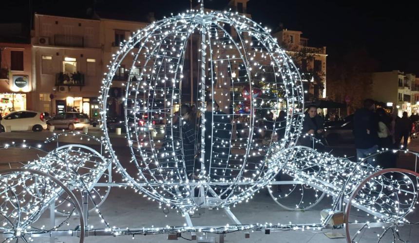 Επιτυχημένη η εκδήλωση ‘‘Christmas Lights Night’’ στο Ρέθυμνο ...