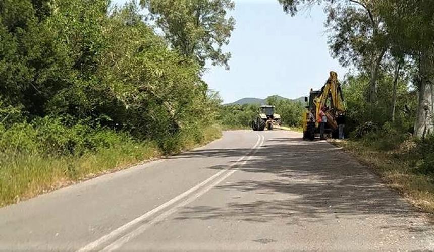 Σε εξέλιξη το πρόγραμμα καθαρισμού δημοτικών και αγροτικών δρόμων στην ...
