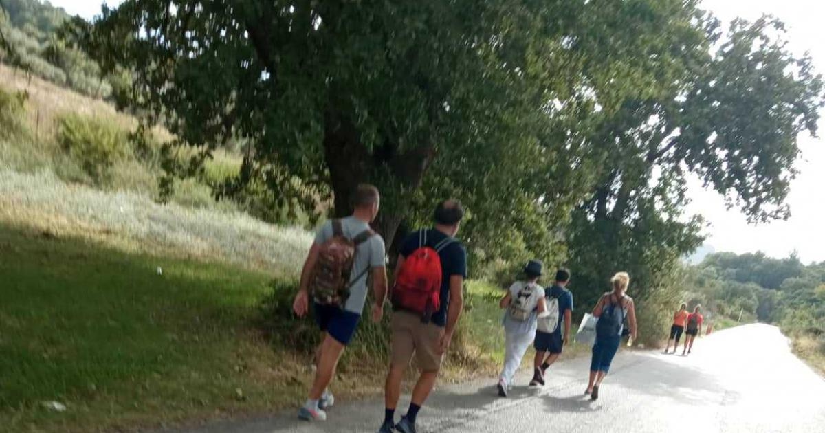 Ρέθυμνο: Εκατοντάδες πιστοί ανεβαίνουν με τα πόδια στην Παναγία ...