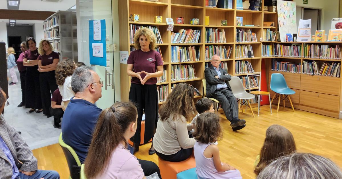 Παραδοσιακοί χοροί και τραγούδια στη Δημόσια Βιβλιοθήκη Ρεθύμνου ...