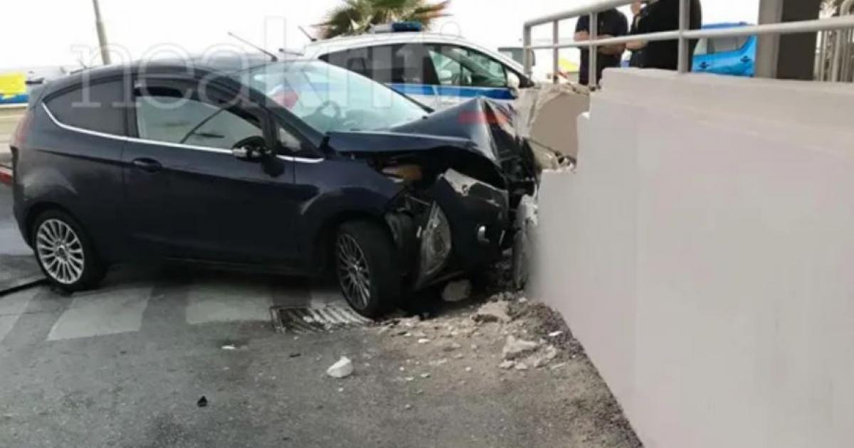 Ρέθυμνο: Αυτοκίνητο καρφώθηκε σε τοίχο τα ξημερώματα – Πώς σώθηκε ο ...