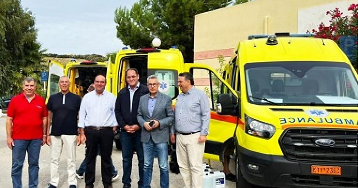 Νέα σύγχρονα ασθενοφόρα παραδόθηκαν σε Κέντρα Υγείας της Κρήτης ...